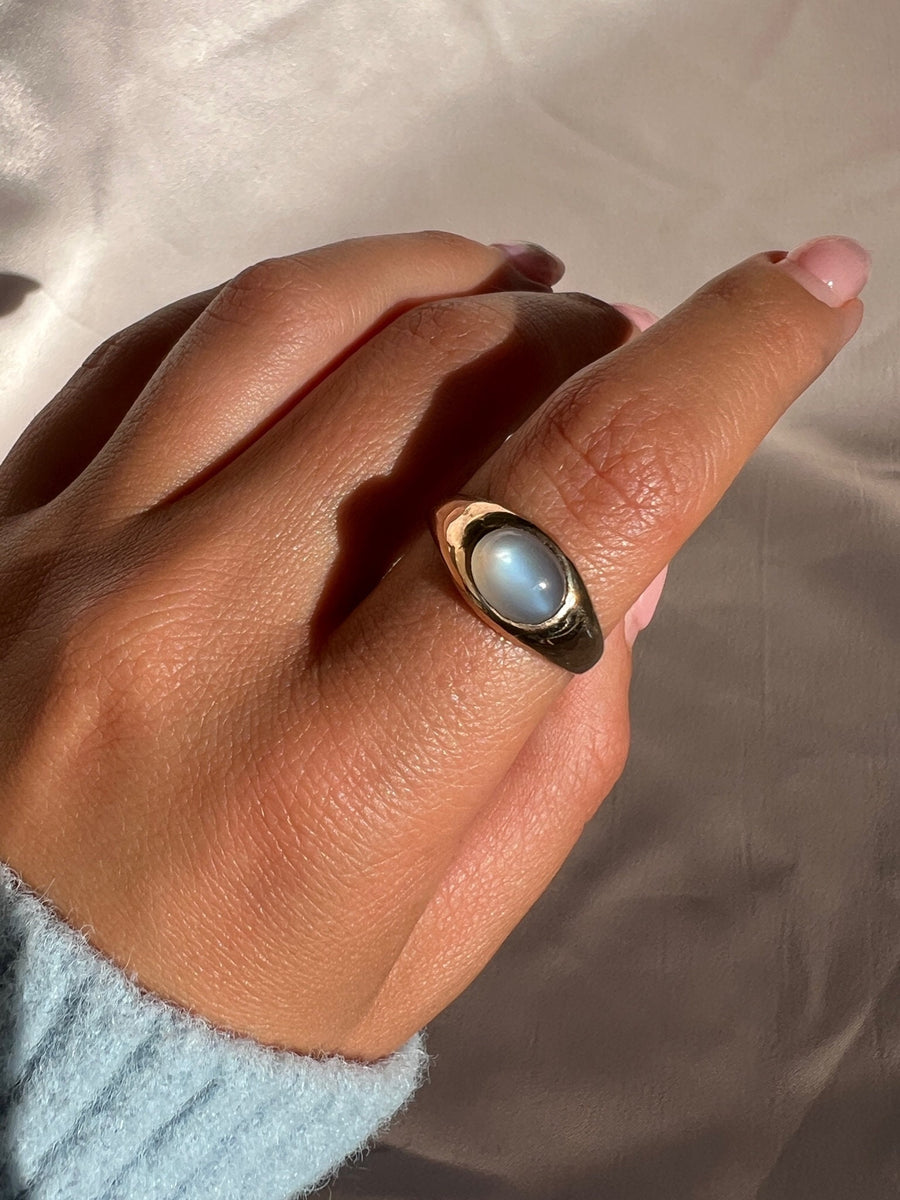 Antique Moonstone East West Signet Ring – 23carat